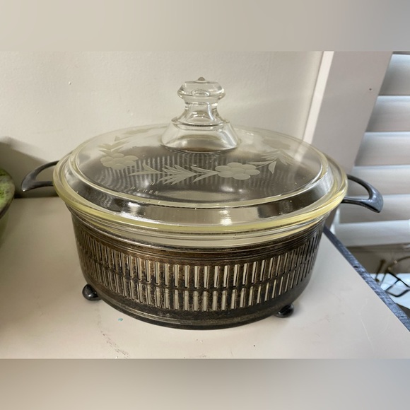 Pyrex | Other | Antique 0yearold Pyrex Casserole In Silver Plated ...